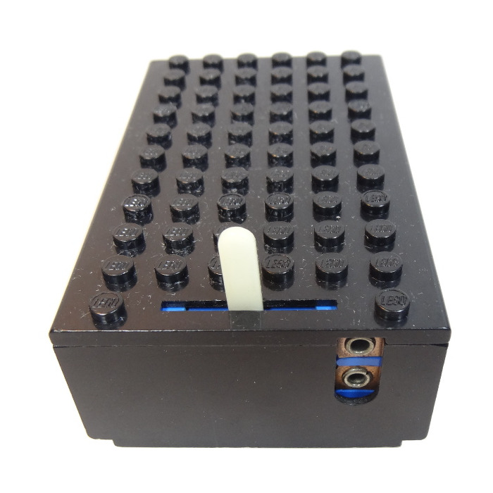 LEGO 4.5V Battery Box (Type 2) for 2 pins connectors and bottom plugs ...