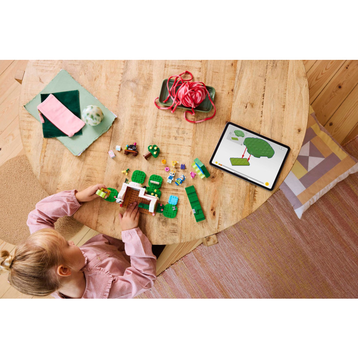 LEGO Able Sisters Clothing Shop Set 77055 | Brick Owl - LEGO Marketplace