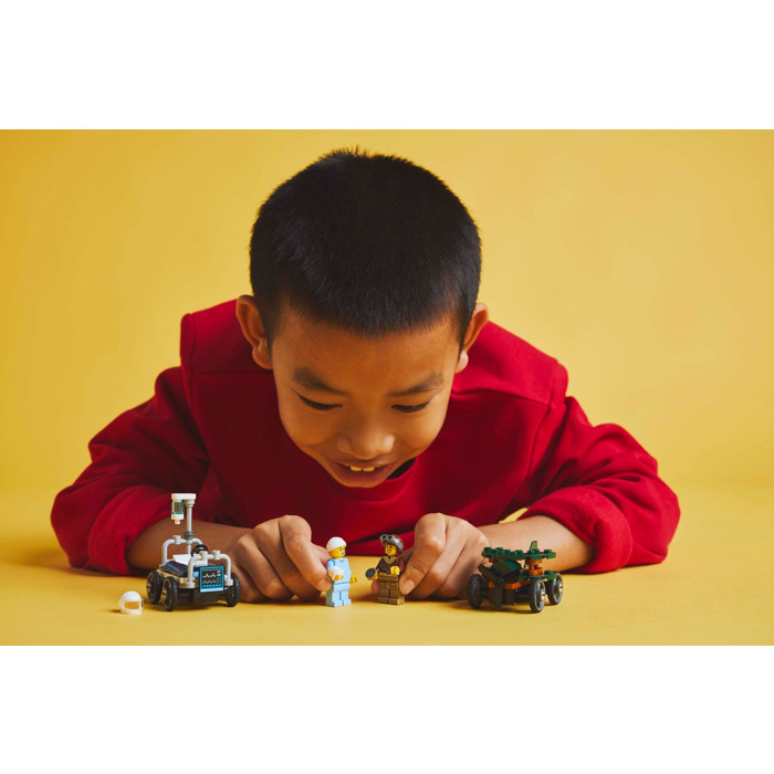 LEGO Airplane vs. Hospital Bed Race Car Pack Set 60459 | Brick Owl ...