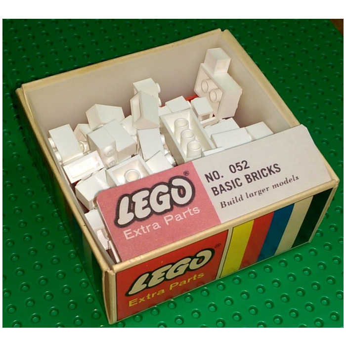 LEGO Assorted basic bricks - White 052 | Brick Owl - LEGO Marché