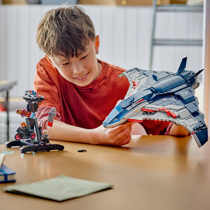 LEGO Avengers: Age of Ultron Quinjet Set 76325 | Brick Owl - LEGO ...