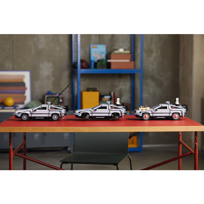 LEGO Back to the Future Time Machine Set 10300 | Brick Owl
