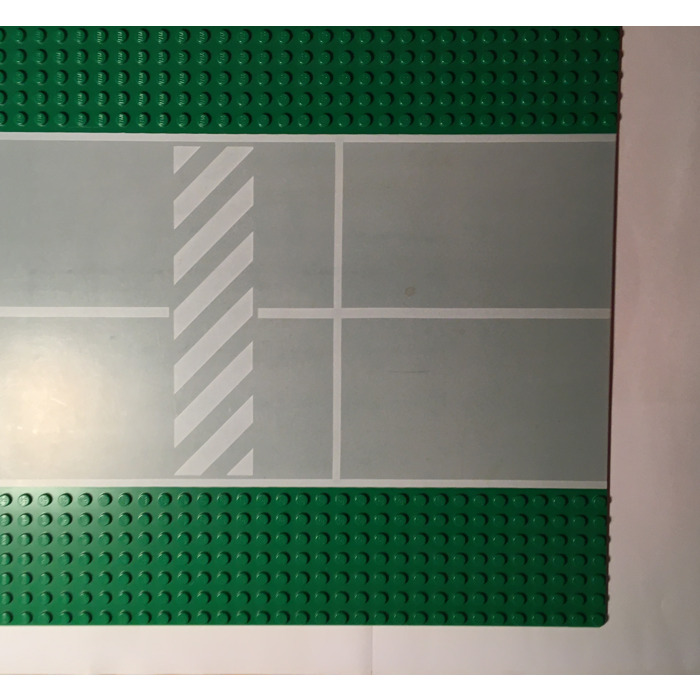 LEGO Baseplate 32 x 32 with Straight Runway with Crosswalk (81733 ...
