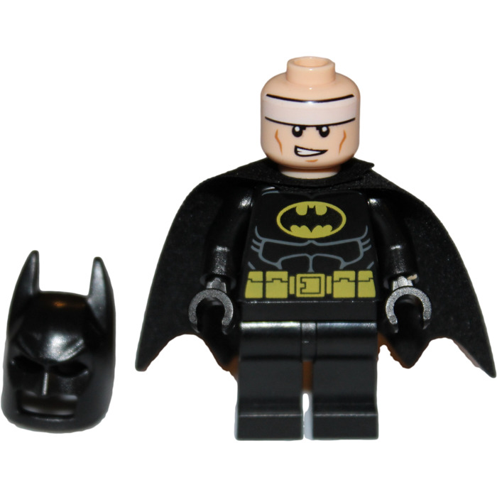 LEGO Batman with Black Suit and Yellow Belt Minifigure with Angular ...