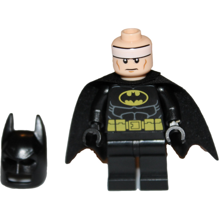 LEGO Batman with Black Suit and Yellow Belt Minifigure with Angular ...
