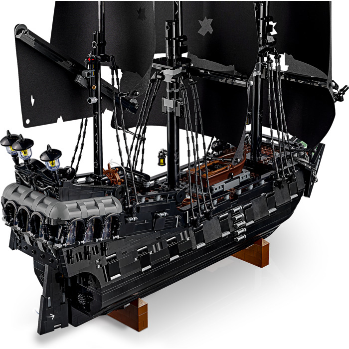 LEGO Captain Jack Sparrow's Pirate Ship Set 10365 | Brick Owl - LEGO ...