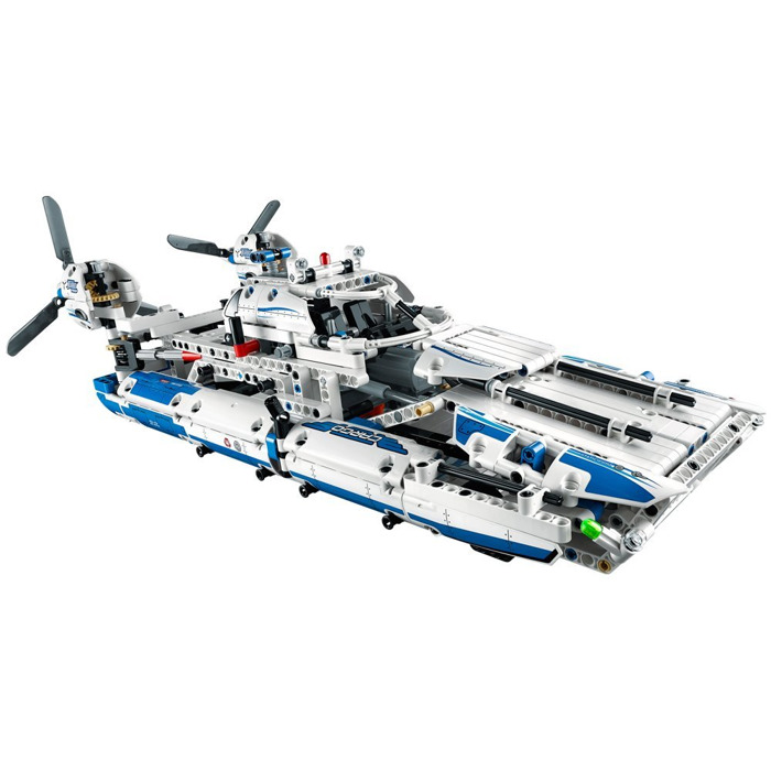LEGO Cargo plane 42025 | Brick Owl