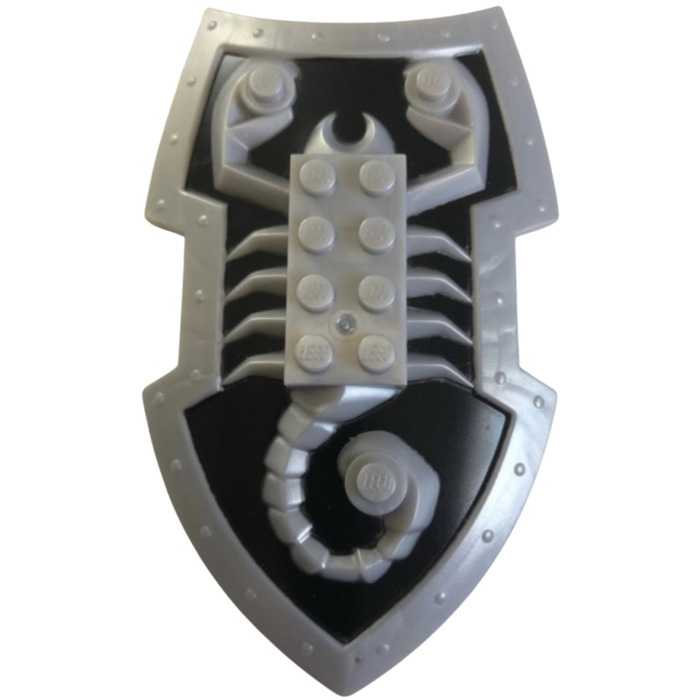 LEGO Curved Shield with Vladek Scorpion on Black (50657) | Brick Owl