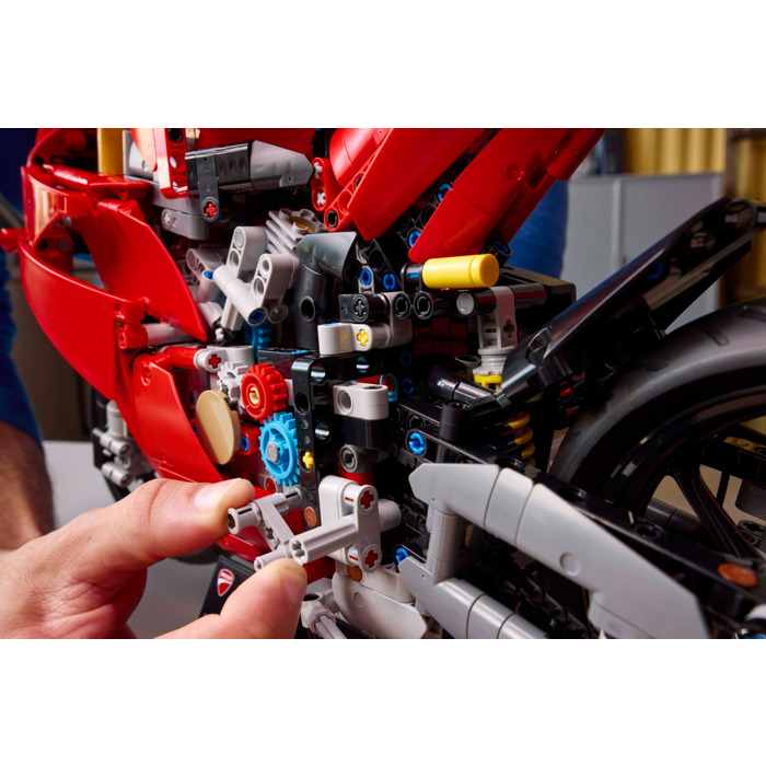 LEGO Ducati Panigale V4 S Motorcycle Set 42202 | Brick Owl - LEGO ...
