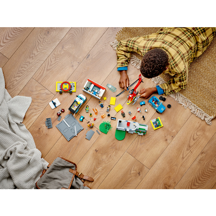 LEGO Emergency Vehicles HQ Set 60371 | Brick Owl - LEGO Marketplace