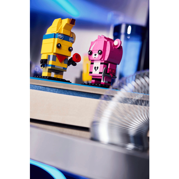 LEGO Fortnite Adventure Peely & Cuddle Team Leader Set 40760 | Brick Owl