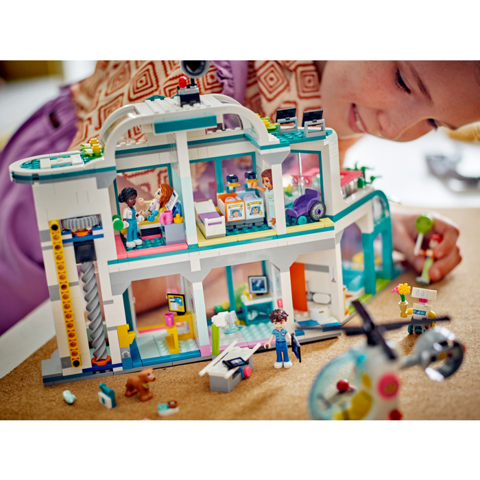LEGO Heartlake City Hospital Set 42621 | Brick Owl