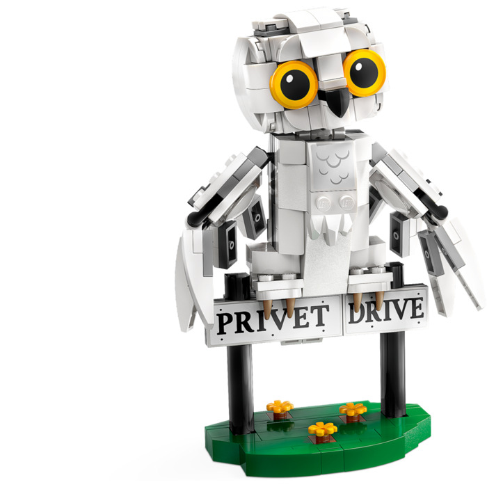 LEGO Hedwig at 4 Privet Drive Set 76425 | Brick Owl
