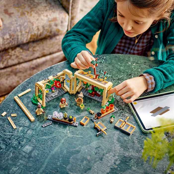 LEGO Hogwarts Castle: Herbology Class Set 76445 | Brick Owl - LEGO ...