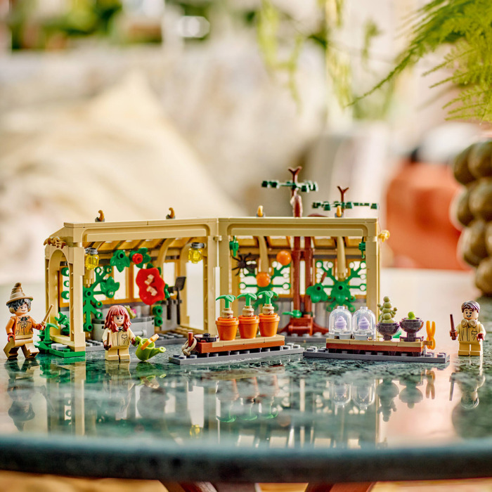 LEGO Hogwarts Castle: Herbology Class Set 76445 | Brick Owl - LEGO ...