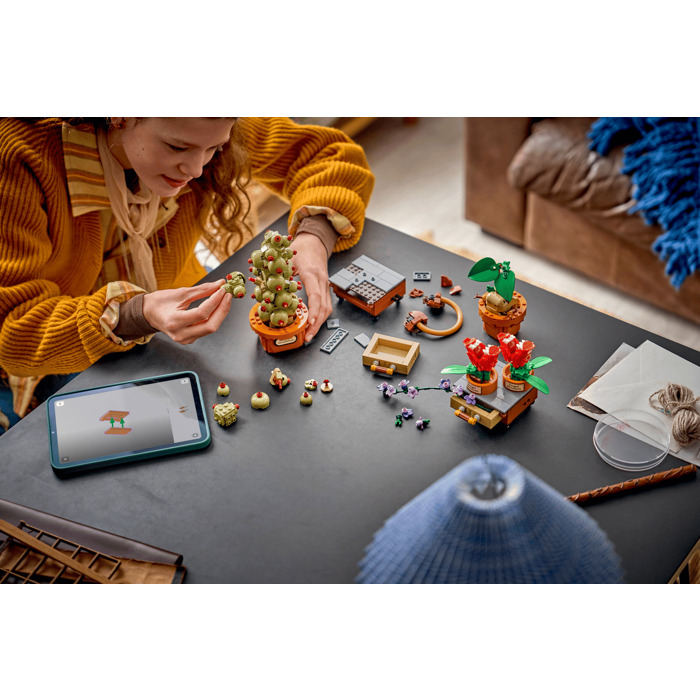 LEGO Hogwarts Herbology Plants Set 76474 | Brick Owl