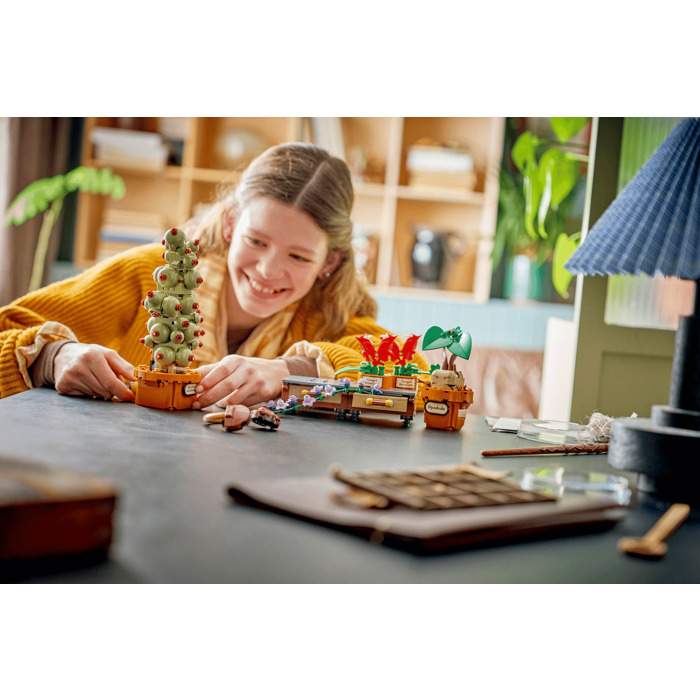 LEGO Hogwarts Herbology Plants Set 76474 | Brick Owl