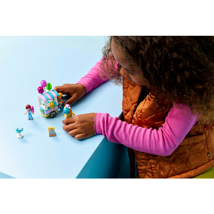 LEGO Ice Cream & Balloon Stand Set 42692 | Brick Owl