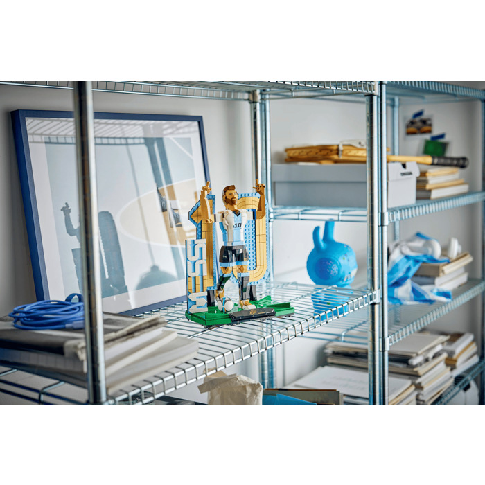 LEGO Lionel Messi – Football Legend Set 43015 | Brick Owl