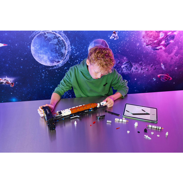 LEGO NASA Artemis Space Launch System Rocket Set 42221 | Brick Owl
