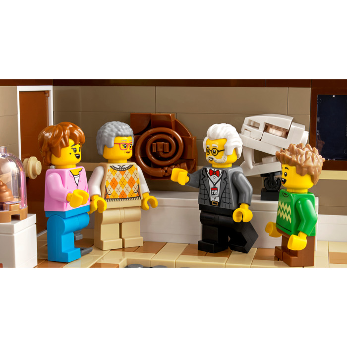 LEGO Natural History Museum Set 10326 | Brick Owl