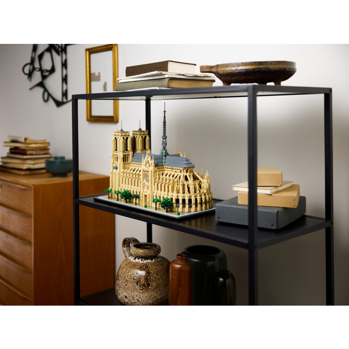 LEGO Notre-Dame de Paris 21061 | Brick Owl