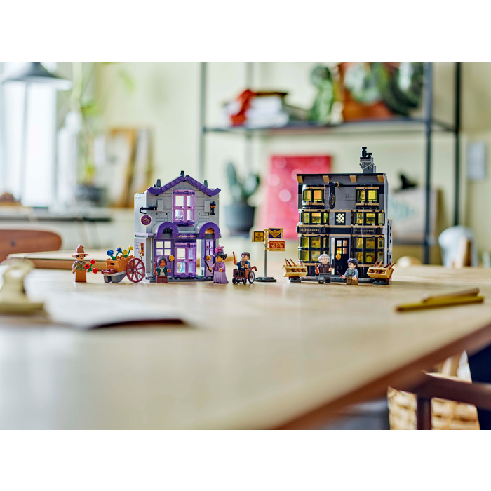 LEGO Ollivanders & Madam Malkin's Robes Set 76439 | Brick Owl - LEGO ...