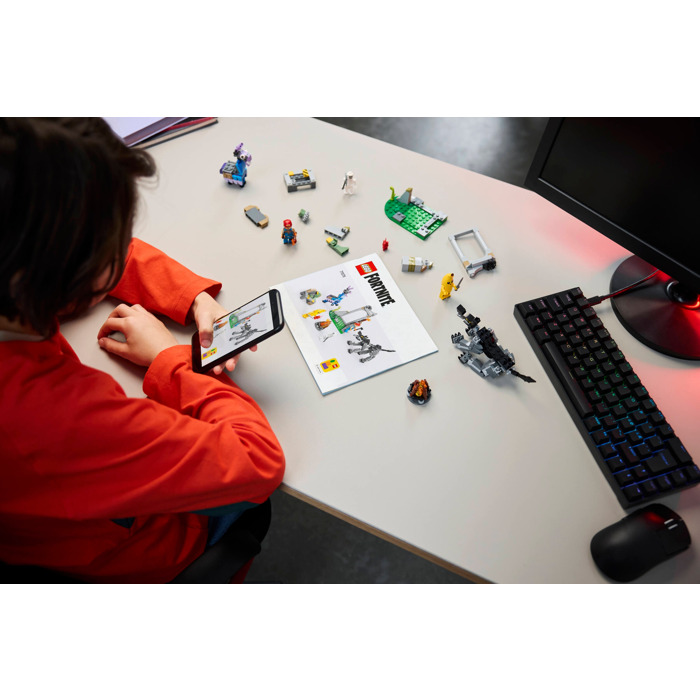 LEGO Peely & Sparkplug's Camp Set 77075 | Brick Owl