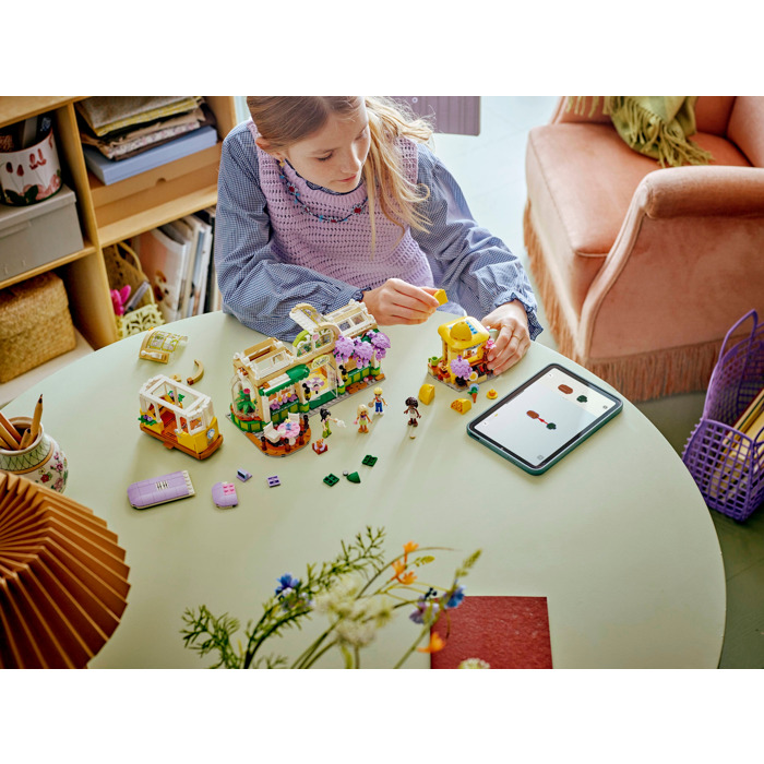 LEGO Plant Café & Flower Shop Set 42671 | Brick Owl - LEGO Marketplace