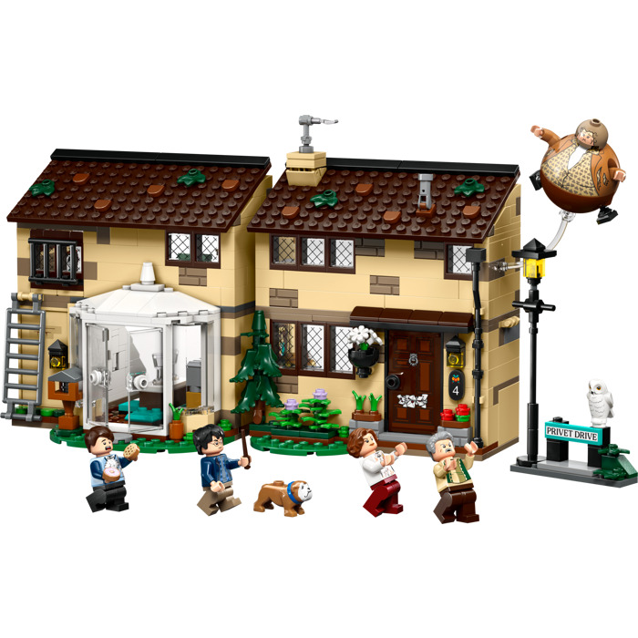 LEGO Privet Drive: Aunt Marge's Visit Set 76451 | Brick Owl