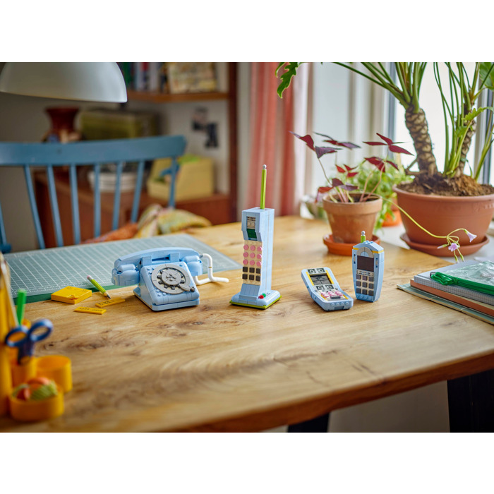 LEGO Retro Telephone Set 31174 | Brick Owl