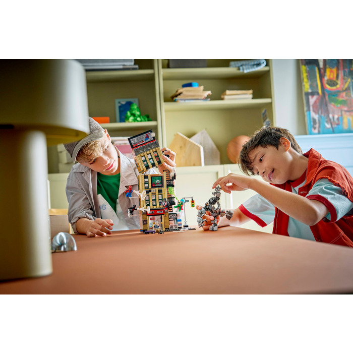 LEGO Spider-Man vs. Mysterio: The Daily Bugle Set 76342 | Brick Owl