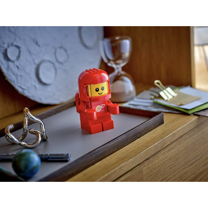 LEGO Up-Scaled Baby Astronaut Set 40767 | Brick Owl - LEGO Marketplace