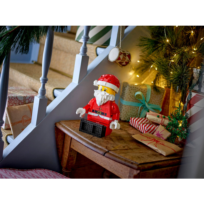 LEGO Up-Scaled Santa Minifigure Set 40820 | Brick Owl