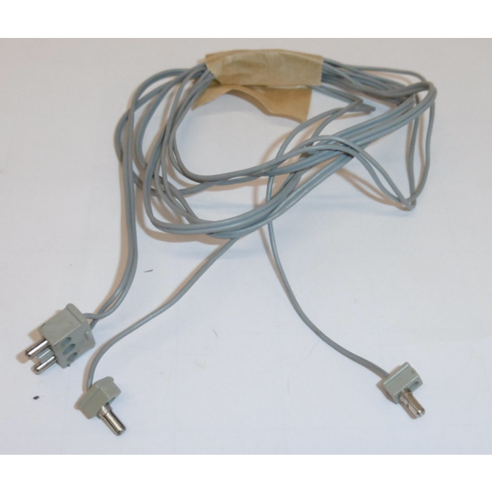 LEGO Wire (4.5V) with Light Gray 2-prong Connectors with middle pin and ...