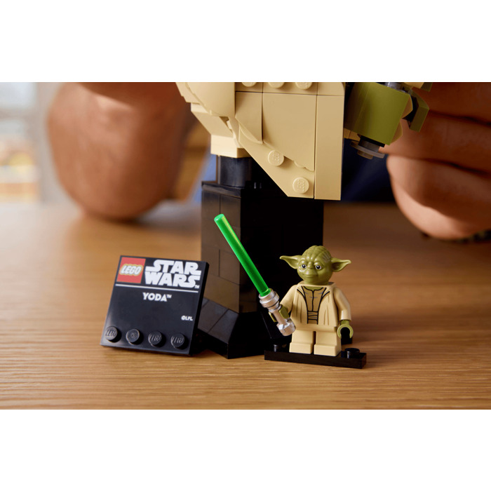 LEGO Yoda Bust Set 75438 | Brick Owl