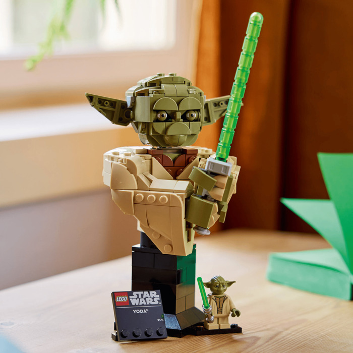 LEGO Yoda Bust Set 75438 | Brick Owl